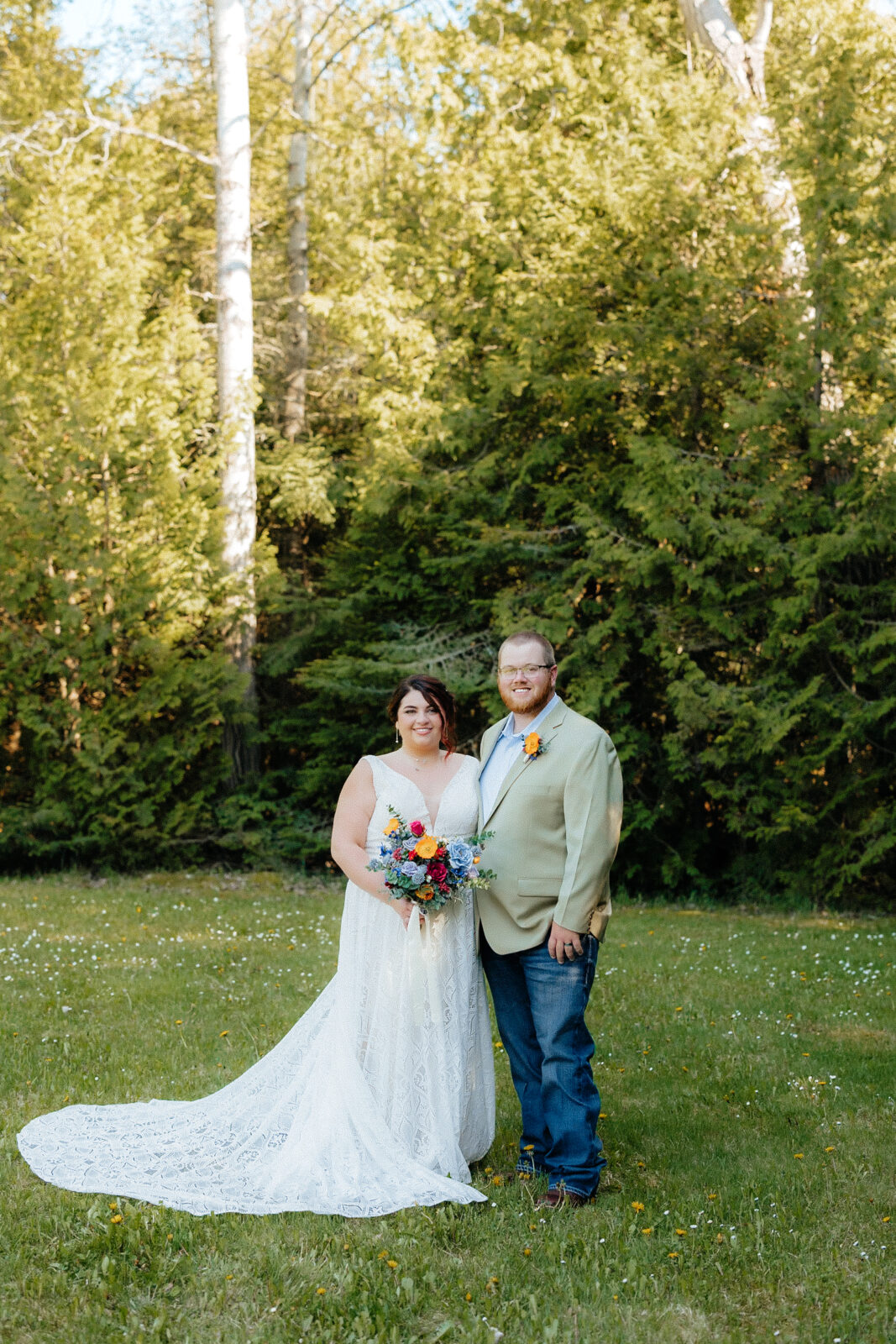 How to Plan a Michigan Spring Elopement - brandilynnsphoto.com